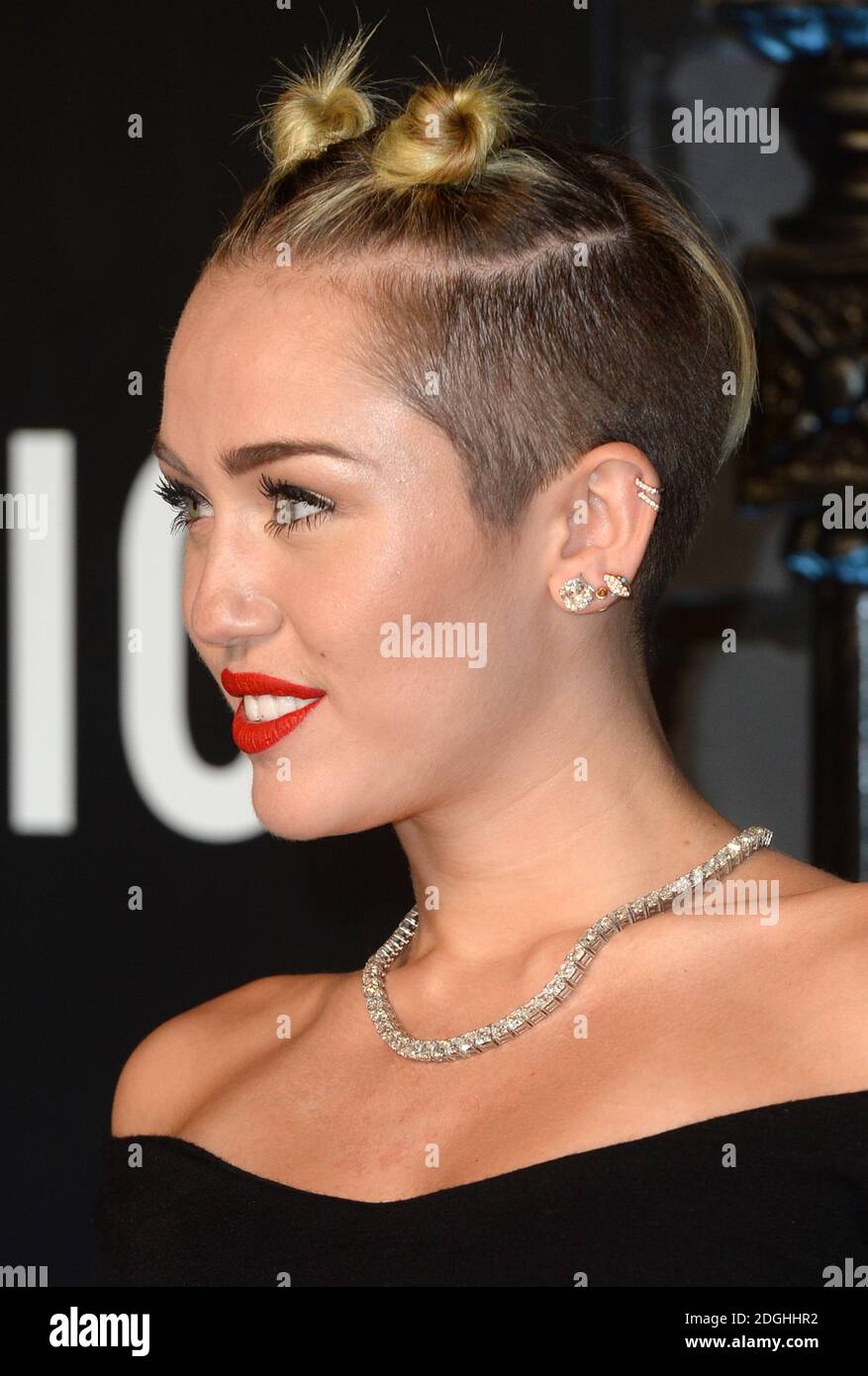Miley Cyrus arriving at the MTV Video Music Awards 2013, The Barclay ...