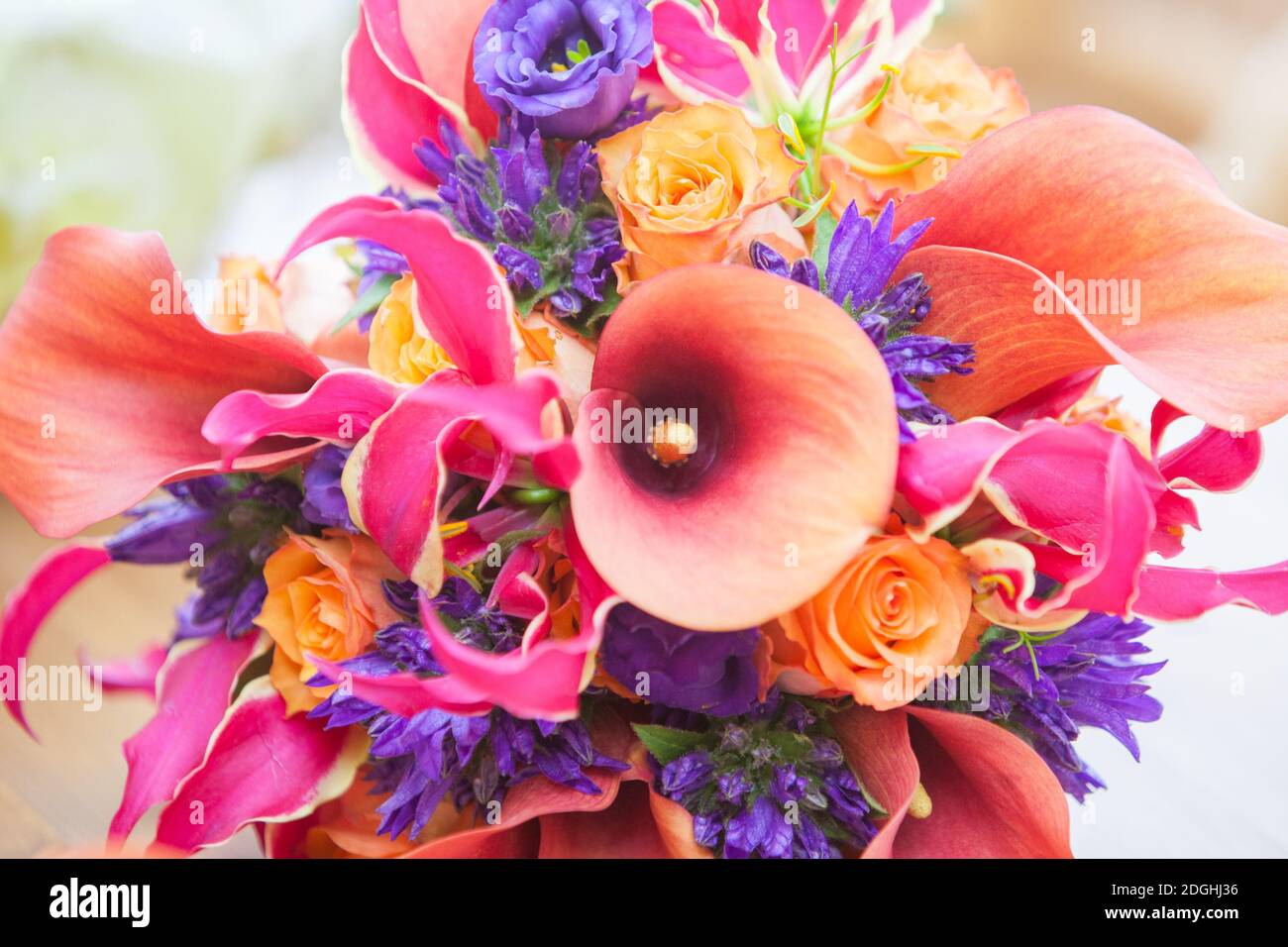 White mix flower hi-res stock photography and images - Alamy