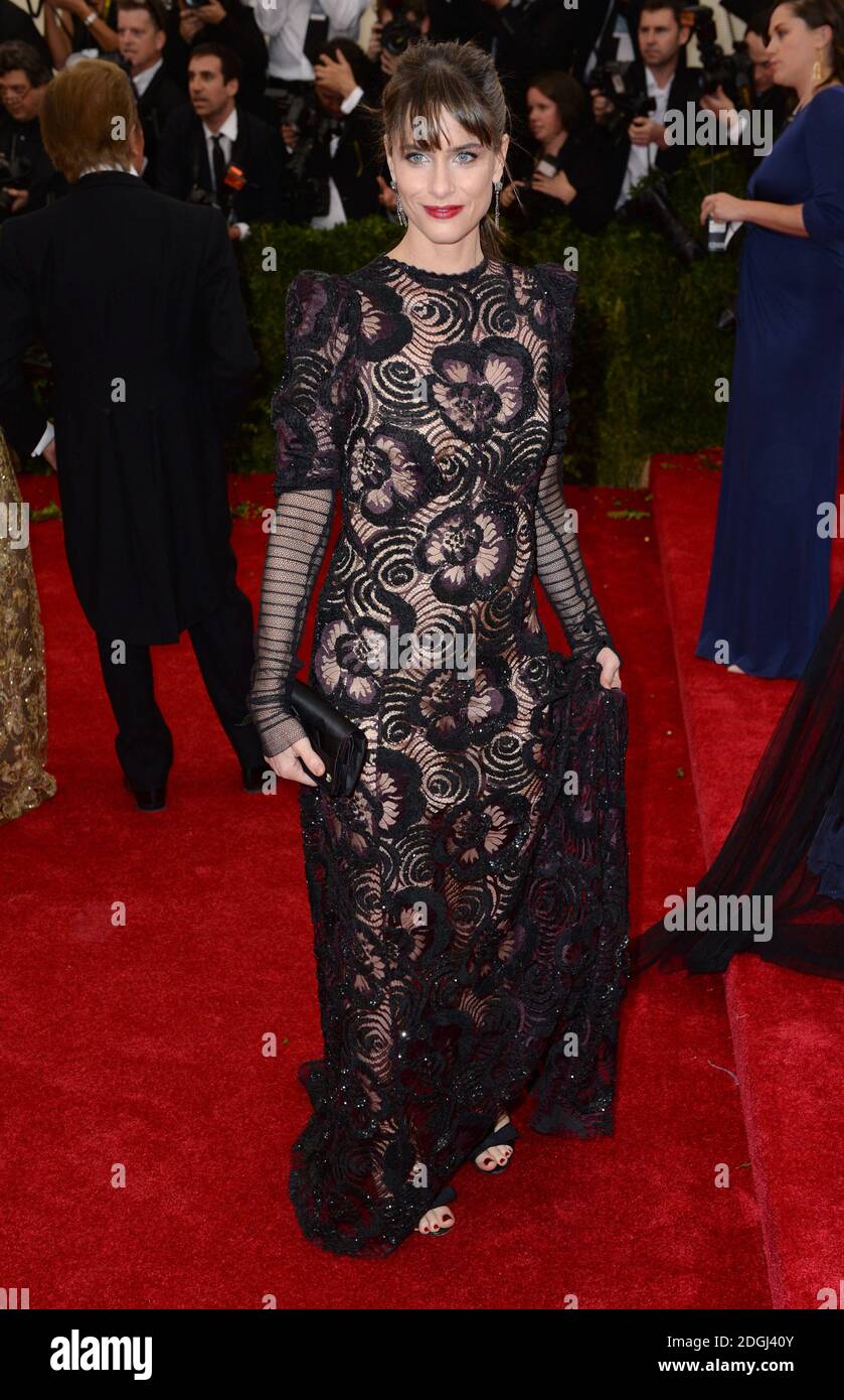 Amanda Peet arriving at the Costume Institute Benefit Met Gala ...