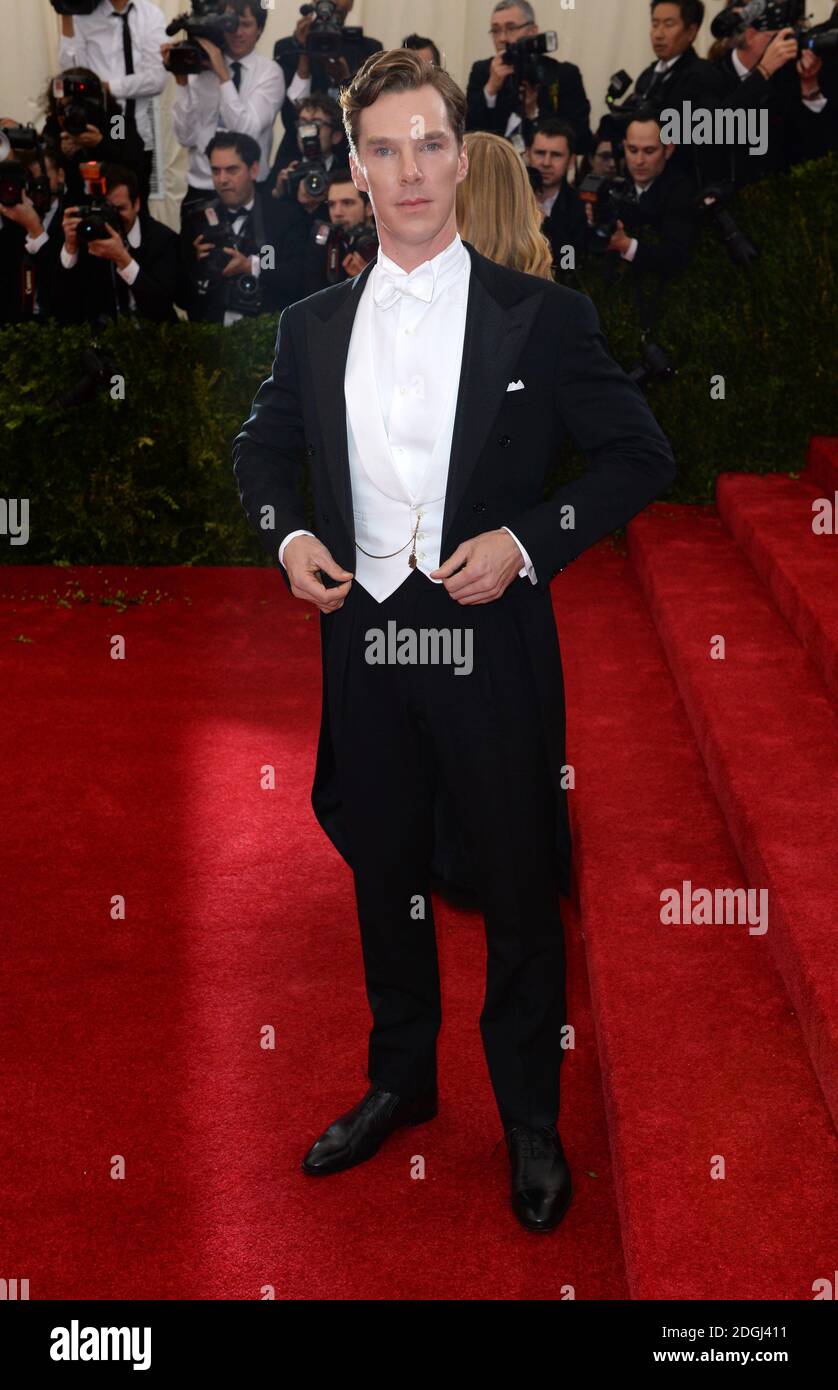 Benedict Cumberbatch arriving at the Costume Institute Benefit Met Gala ...