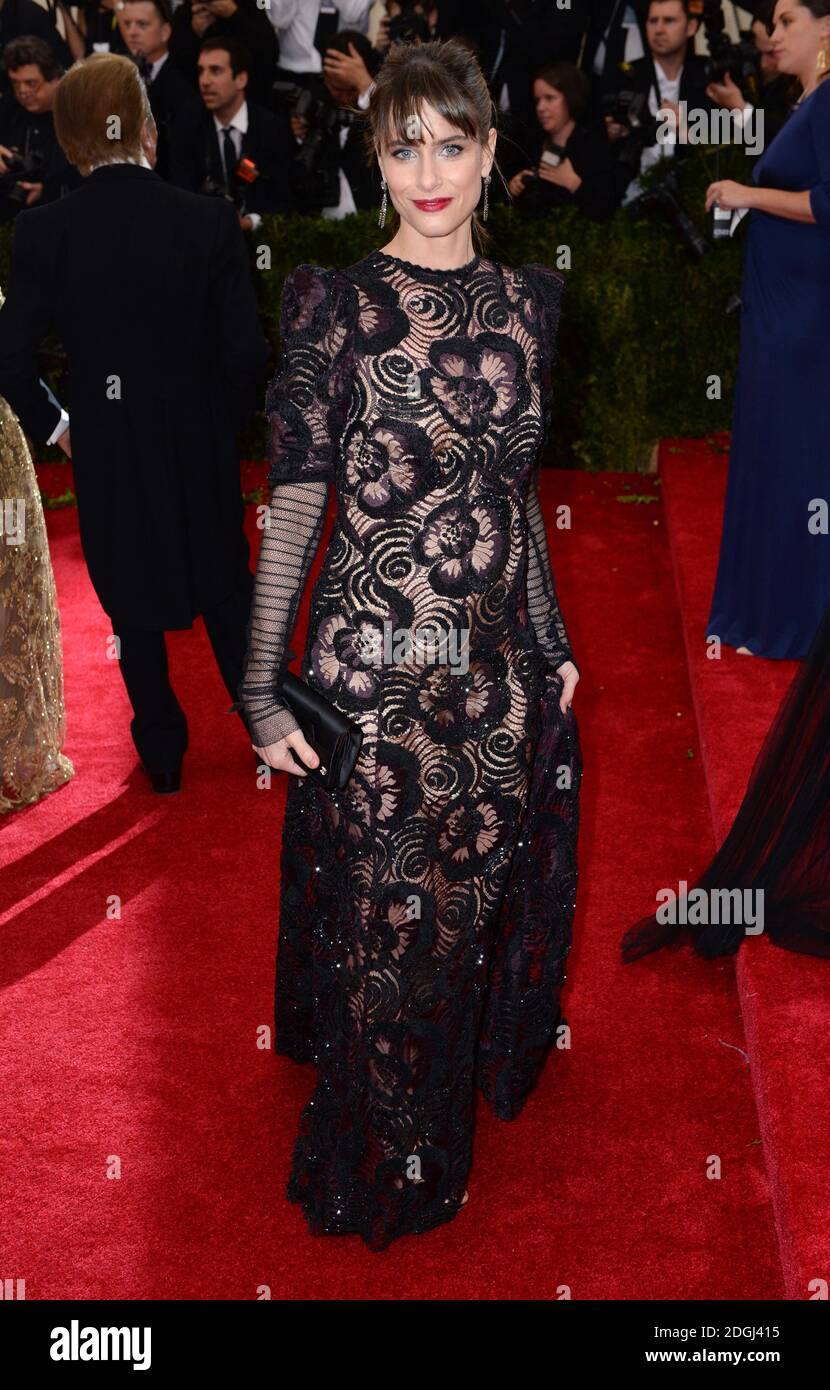 Amanda Peet arriving at the Costume Institute Benefit Met Gala ...