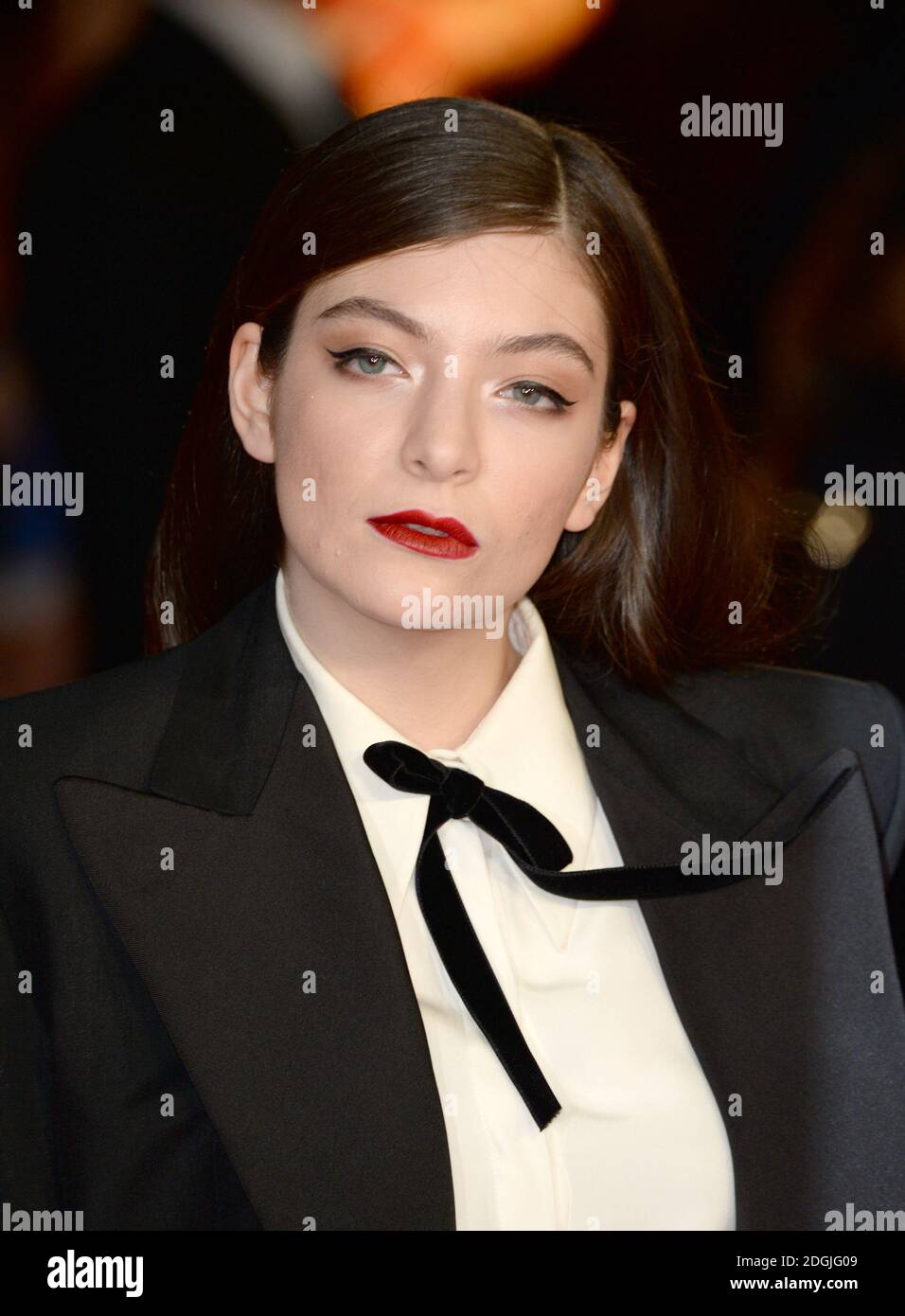 Lorde arriving at The Hunger Games: Mockingjay Part 1 World Premiere ...