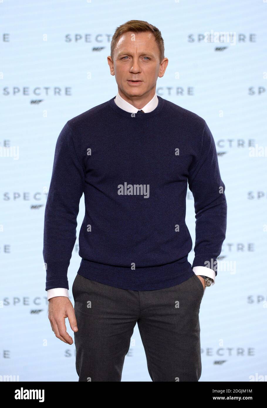 James bond daniel craig eye hi-res stock photography and images - Alamy