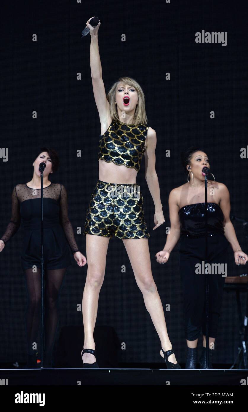 EXCLUSIVE *** Taylor Swift live on stage during the Capital FM Jingle ...