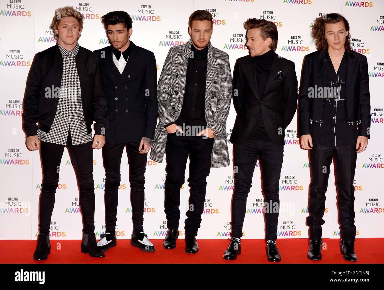 (L-R) Niall Horan, Zayn Malik, Liam Payne, Louis Tomlinson and Harry Styles of One Direction ...