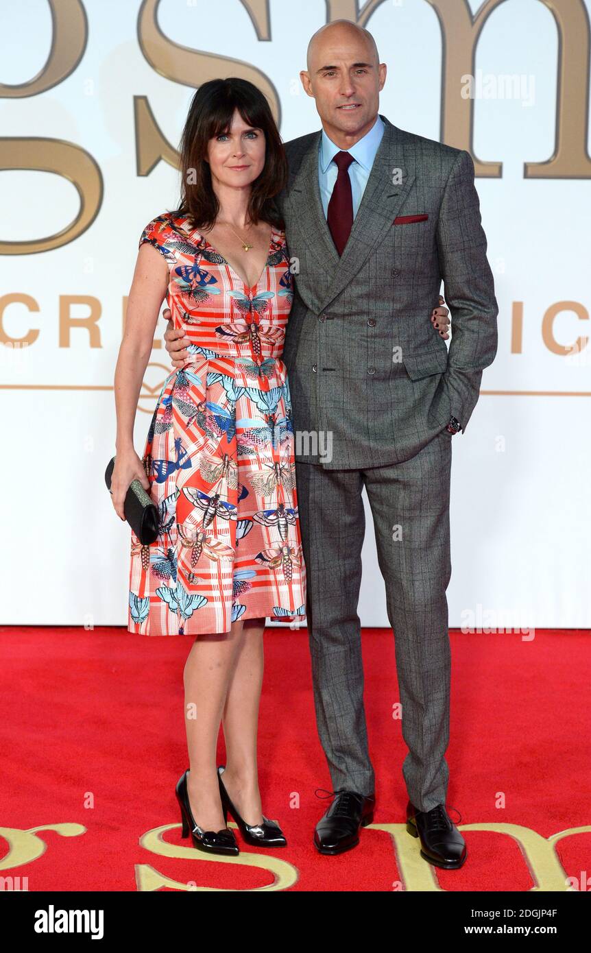 Mark strong and wife hi-res stock photography and images - Alamy