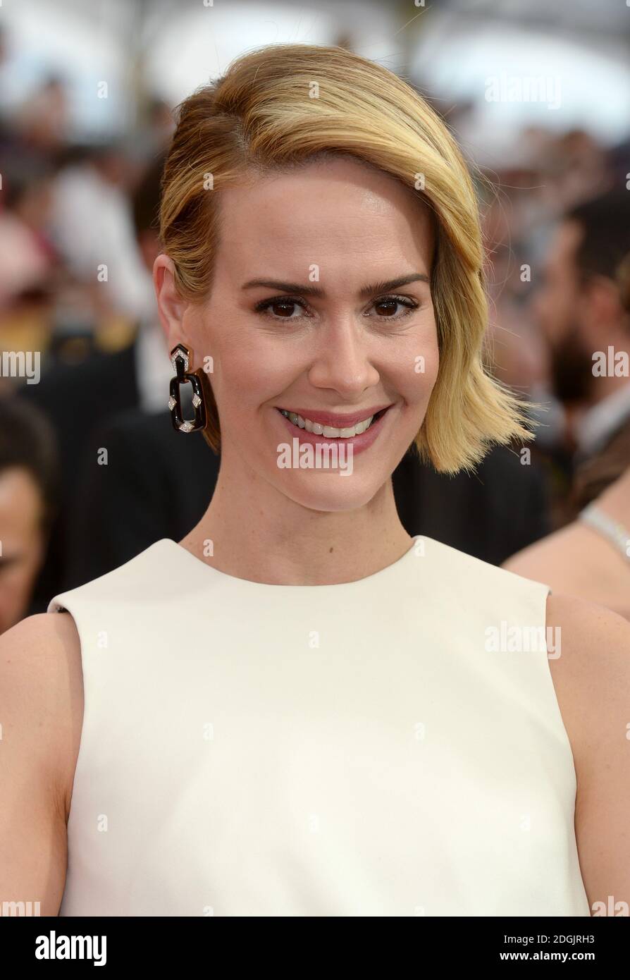 Sarah Paulson arriving on the red carpet at the 21st Annual Screen ...