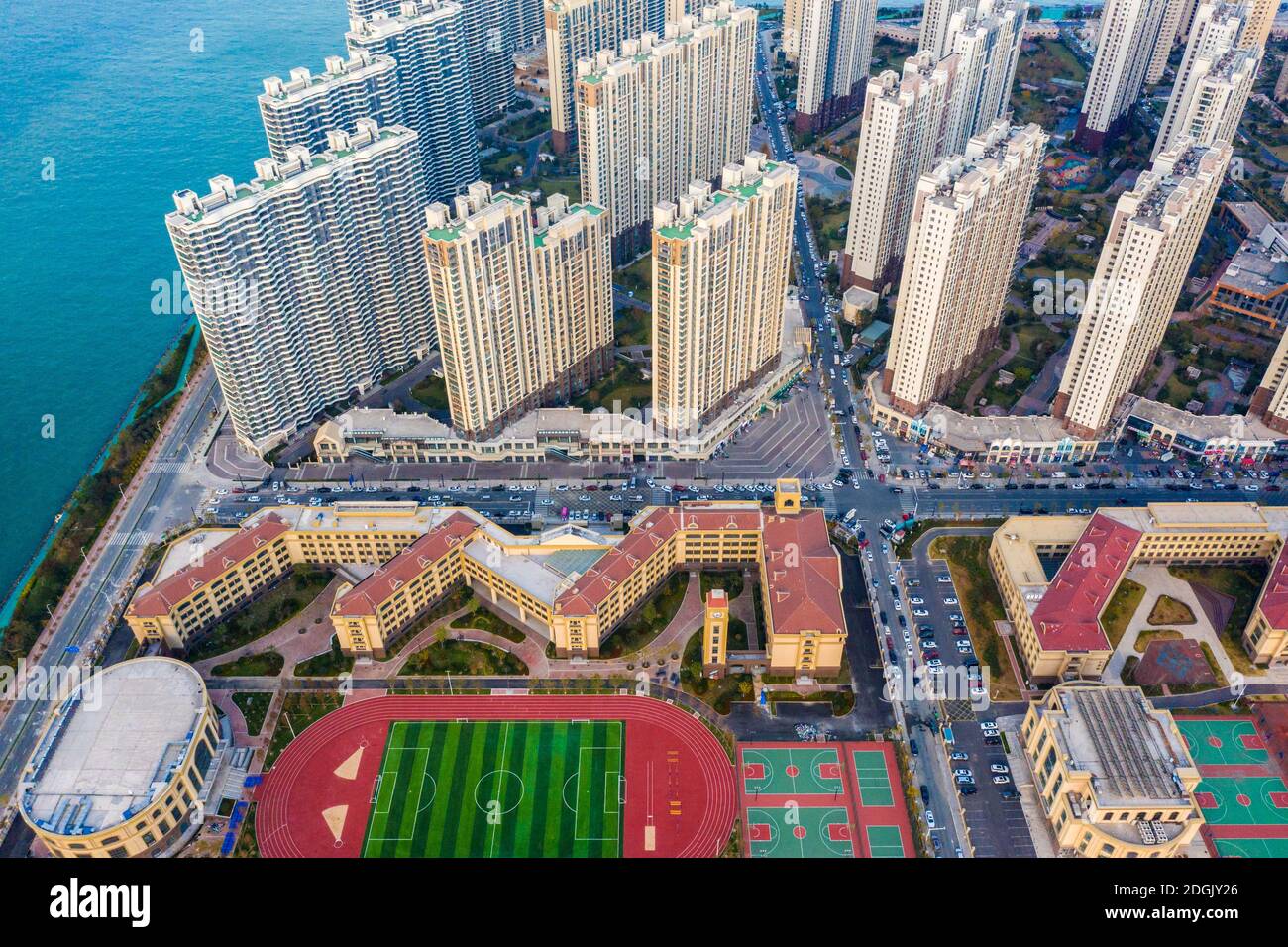 Buildings with beautiful scenery hi-res stock photography and images ...