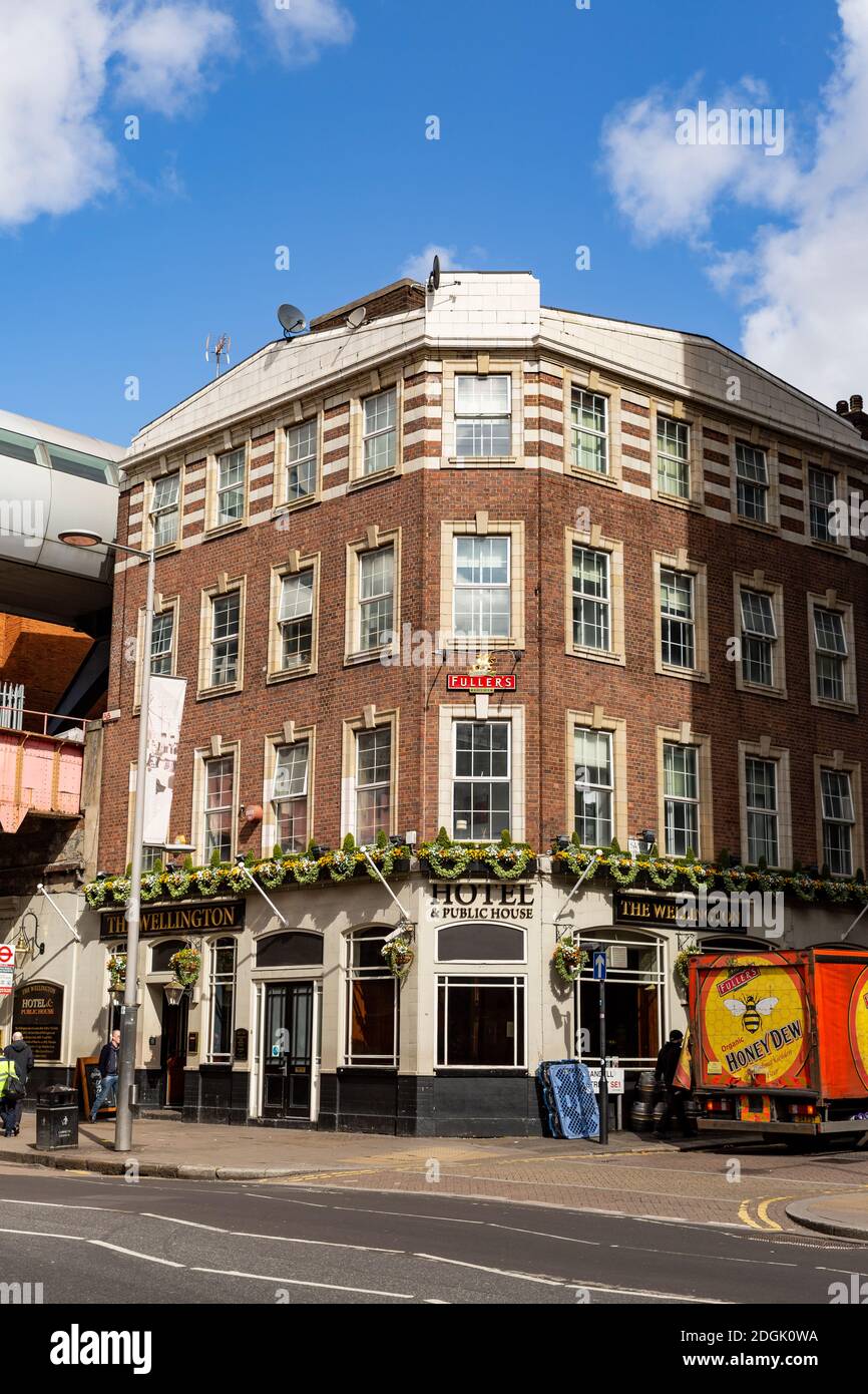 Waterloo hotel hi-res stock photography and images - Alamy