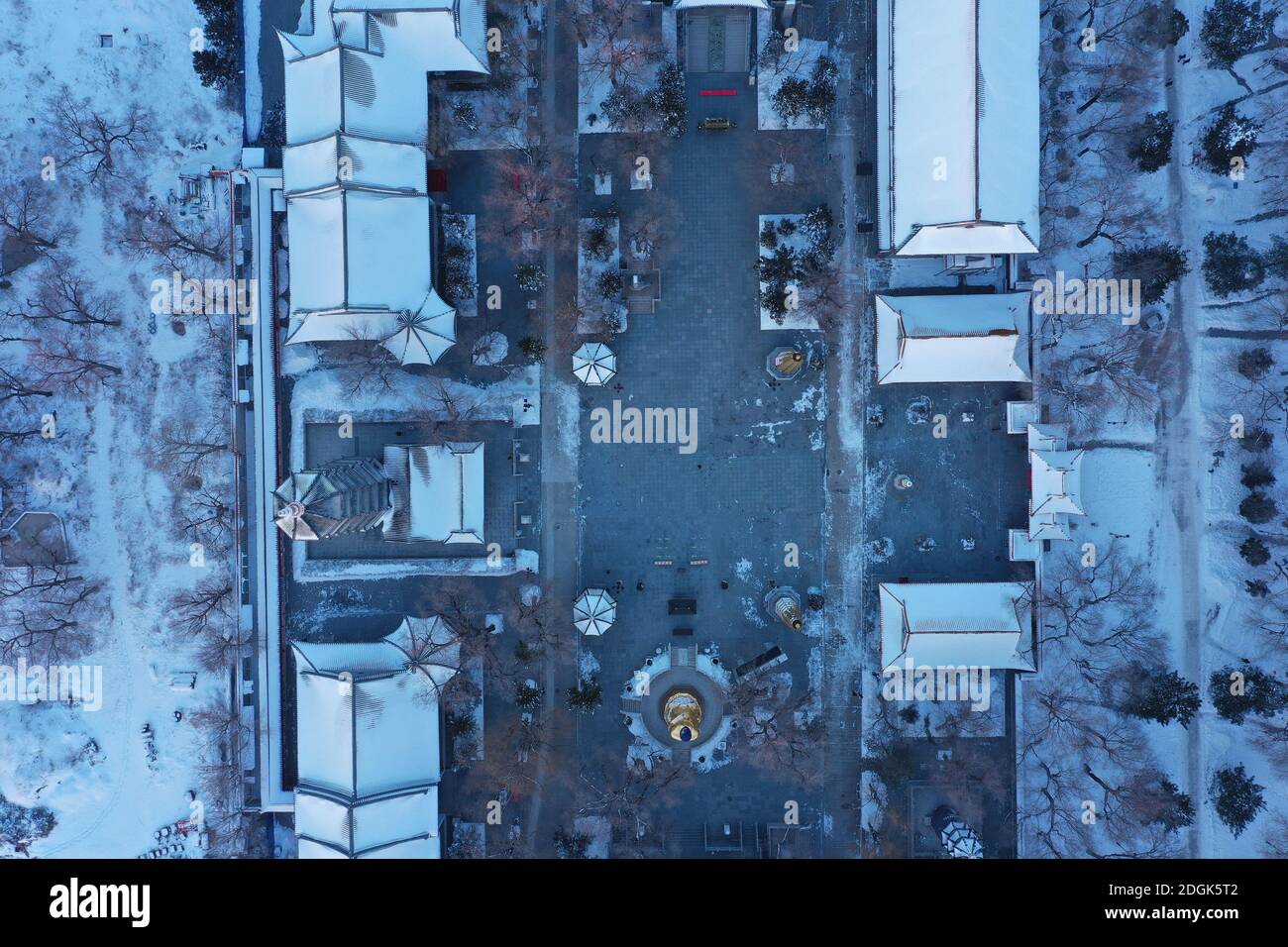 Jile temple harbin hi-res stock photography and images - Alamy