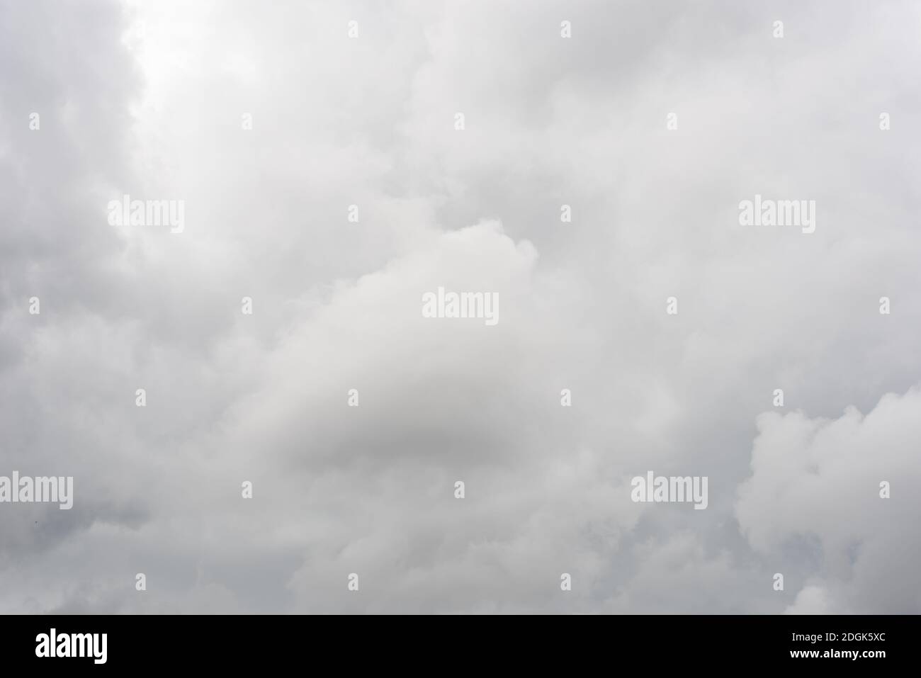 Cloudy sky with heavy clouds Stock Photo - Alamy