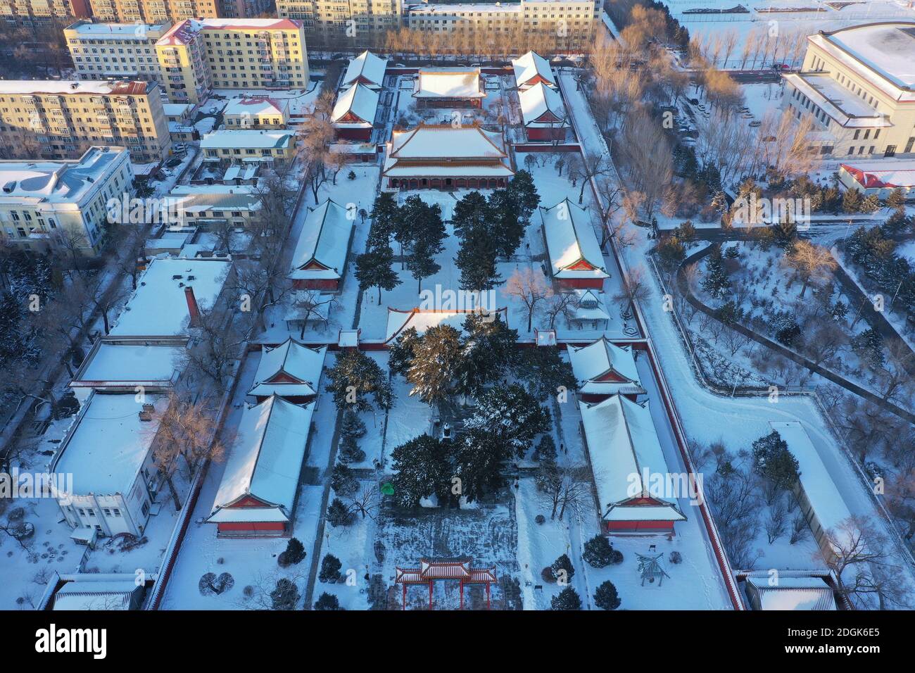 The beautiful scenery of the Harbin Confucian Temple after snow, which ...