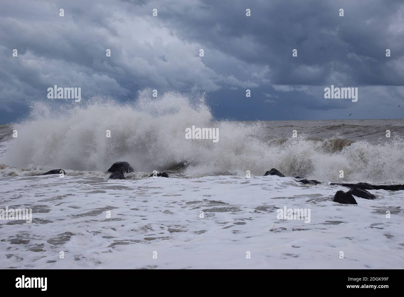 Big clouds muddy sea water hi-res stock photography and images - Alamy