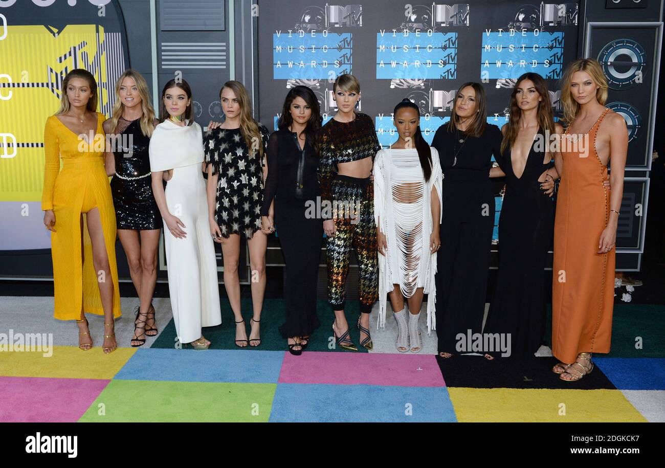 Gigi Hadid, Martha Hunt, Hailee Steinfeld, Cara Delevingne, Selena ...