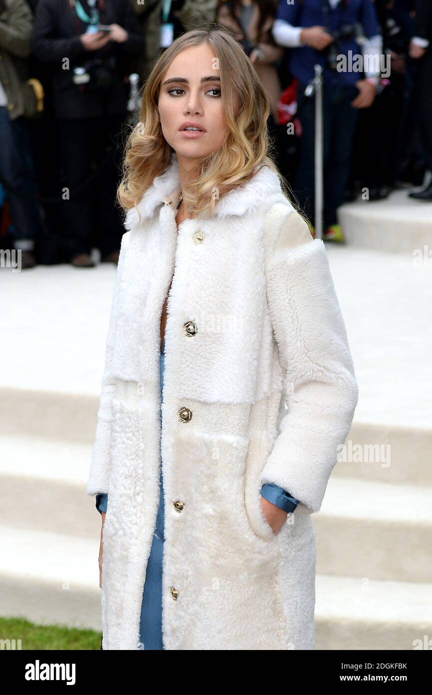 Suki Waterhouse arriving at the Burberry Catwalk Show as part of London ...