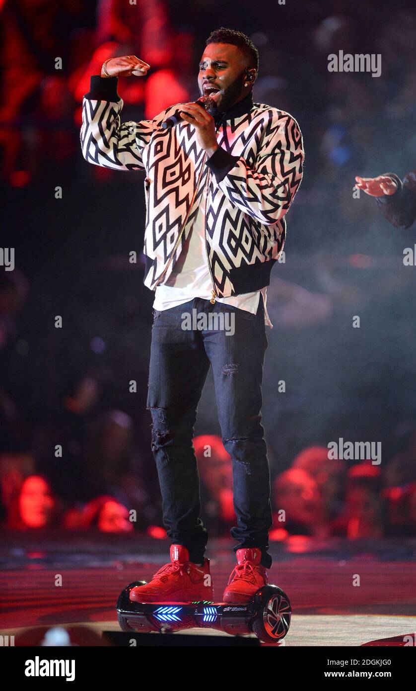 Jason Derulo performs during the 2015 MTV Europe Music Awards, at the ...