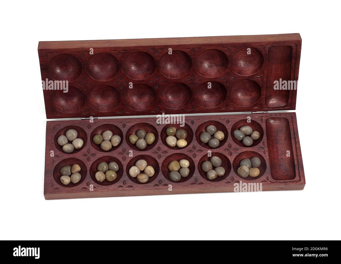 Awale game hi-res stock photography and images - Alamy