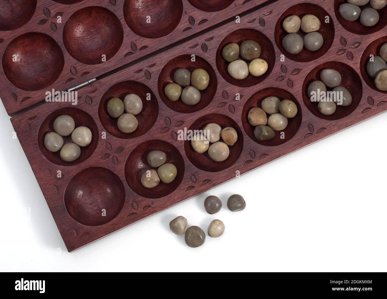 Awale game hi-res stock photography and images - Alamy