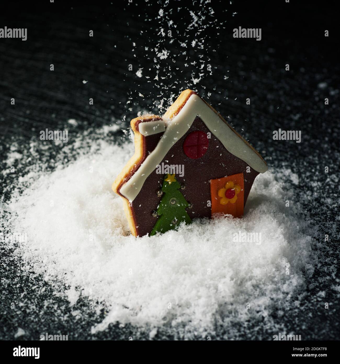 Biscuit in the shape of a house hi-res stock photography and images - Alamy