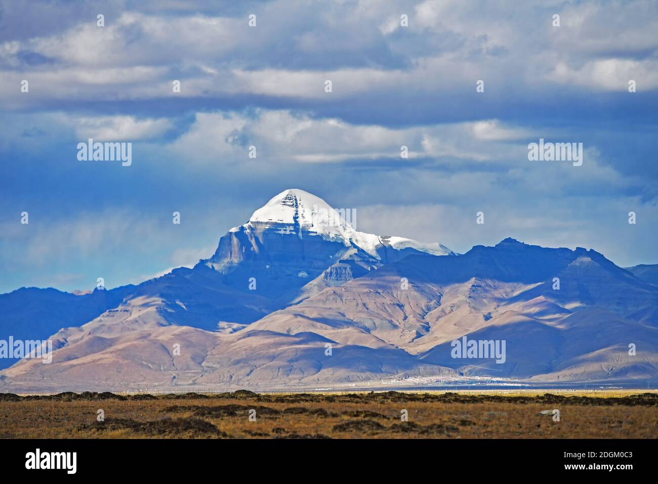 Lhanag tso hi-res stock photography and images - Alamy