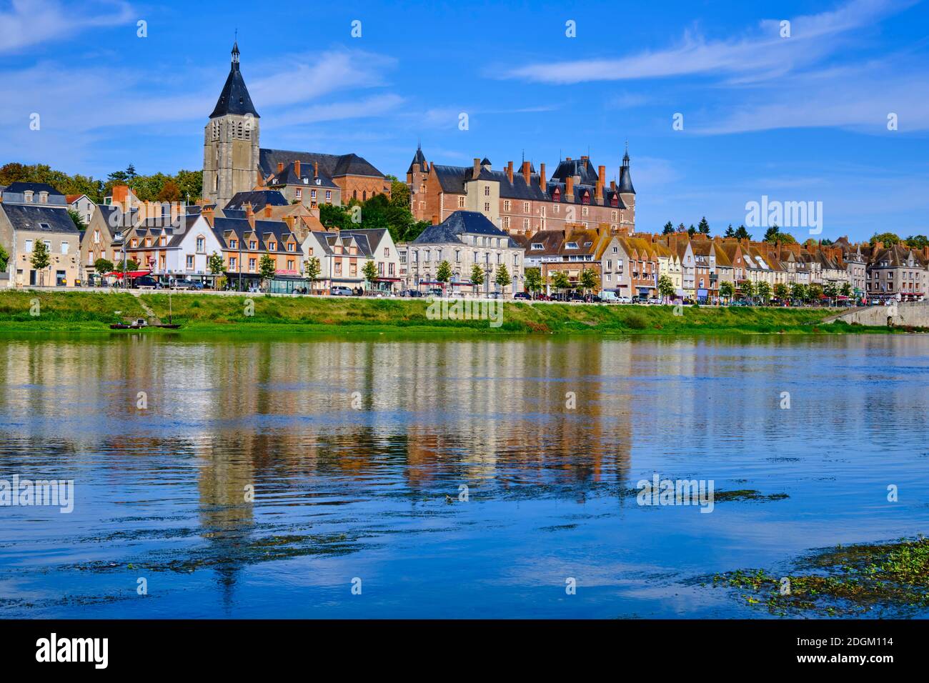 France, Loiret (45), Gien, the Saint Joan of Arc church, the castle and ...