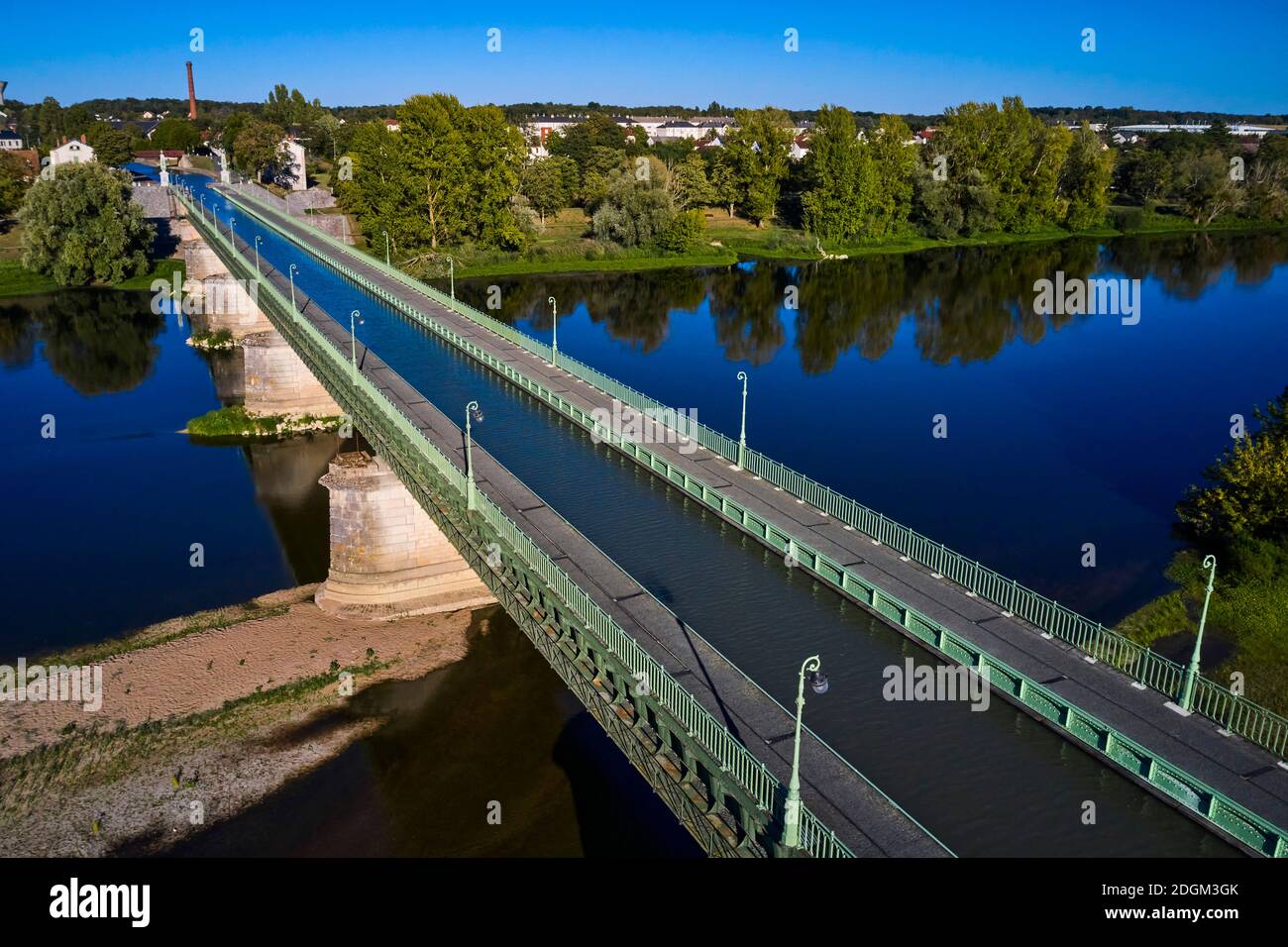 France, Loiret (45), Briare, Briare canal bridge built by Gustave ...