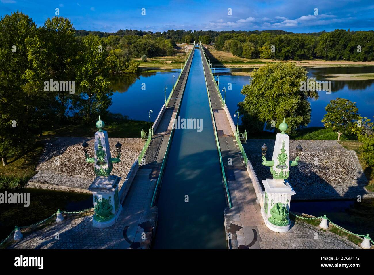 France, Loiret (45), Briare, Briare canal bridge built by Gustave ...