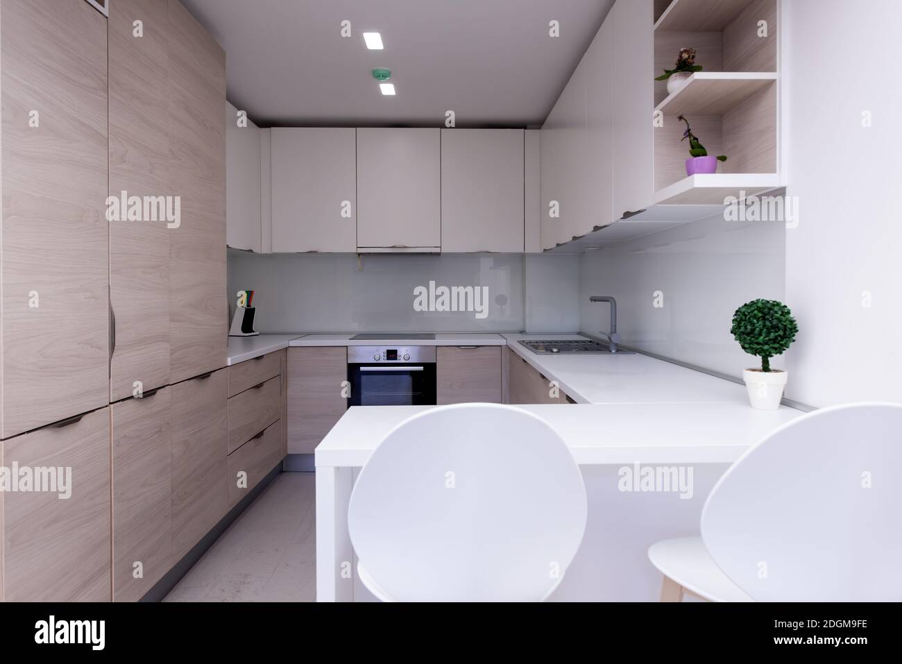 Modern bright clean kitchen interior Stock Photo - Alamy