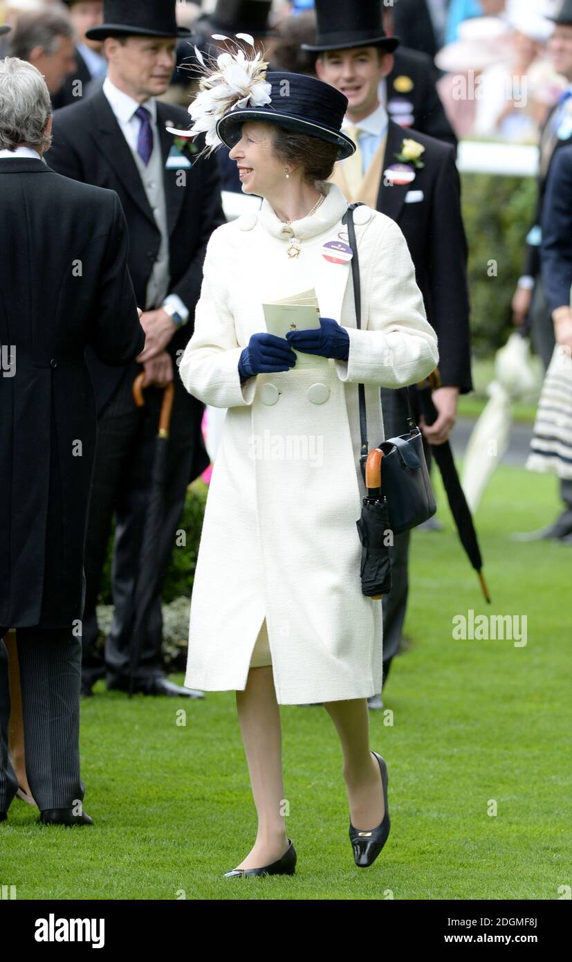 Royalty anne racing ascot hi-res stock photography and images - Alamy