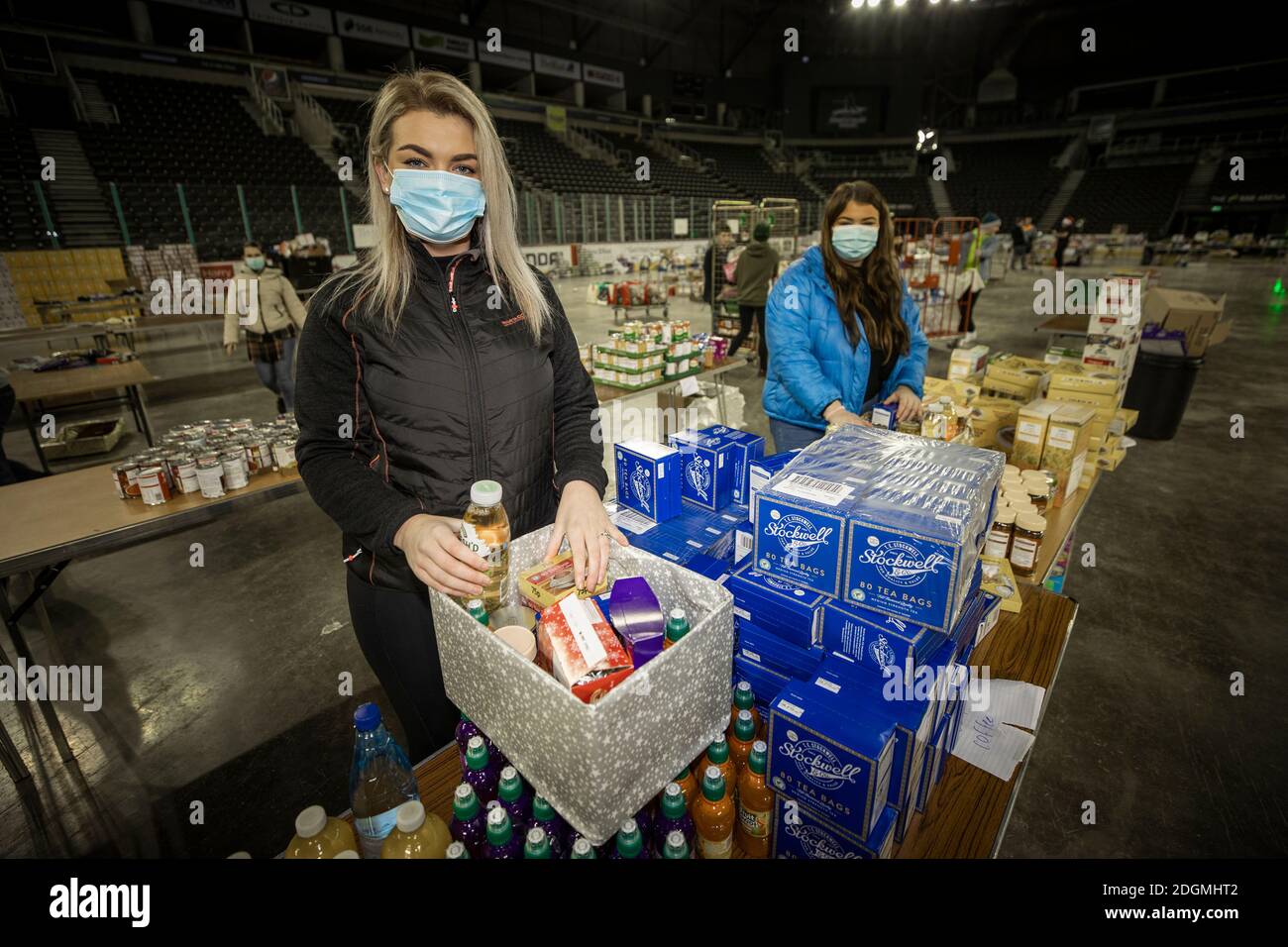 Volunteers Chantelle Thompson (left) and her sister Shannon Thompson ...