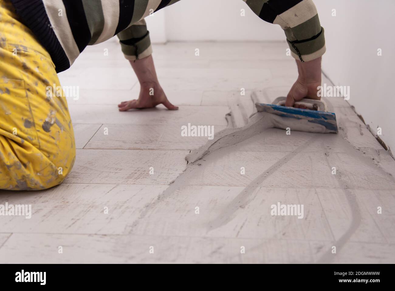 Joints between tiles hi-res stock photography and images - Alamy