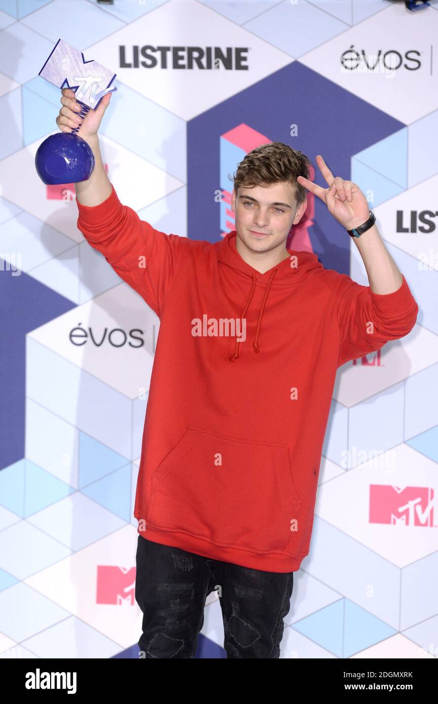 Martin Garrix wins the Best Electronic EMA in the Press Room at the MTV ...