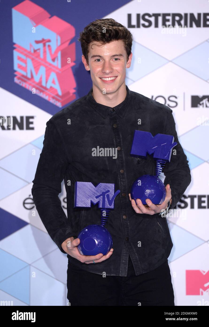 Shawn mendes in hi-res stock photography and images - Alamy