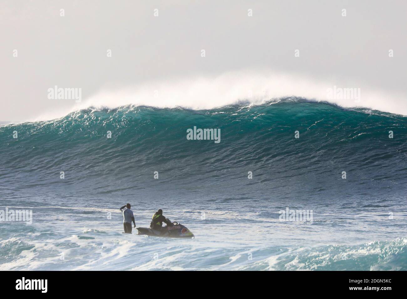 Pipe Masters, December 8, 2020 - Surfing : WSL Pipe Masters First Day ...