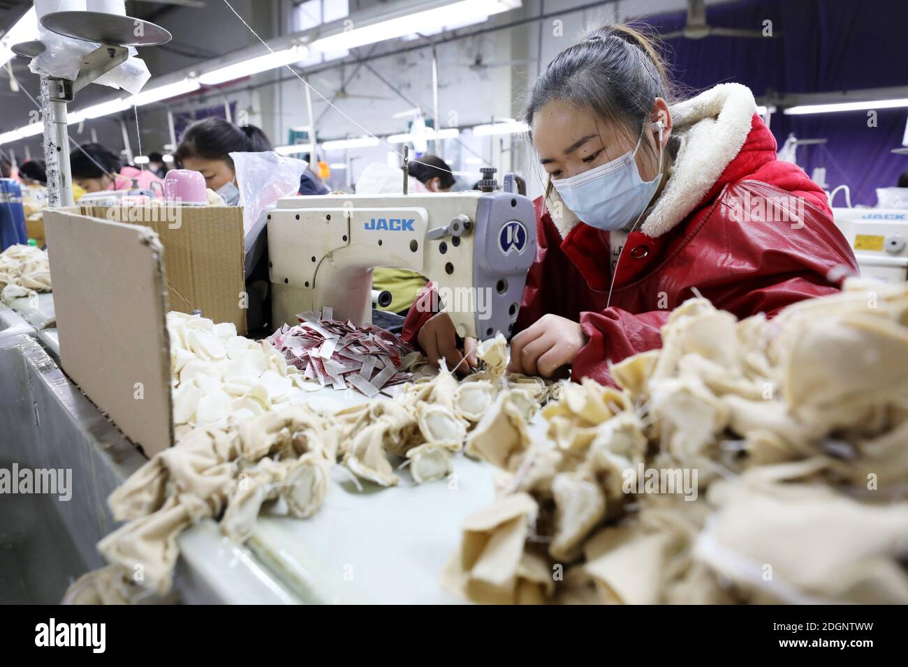 Toy factory production animal hi-res stock photography and images - Alamy