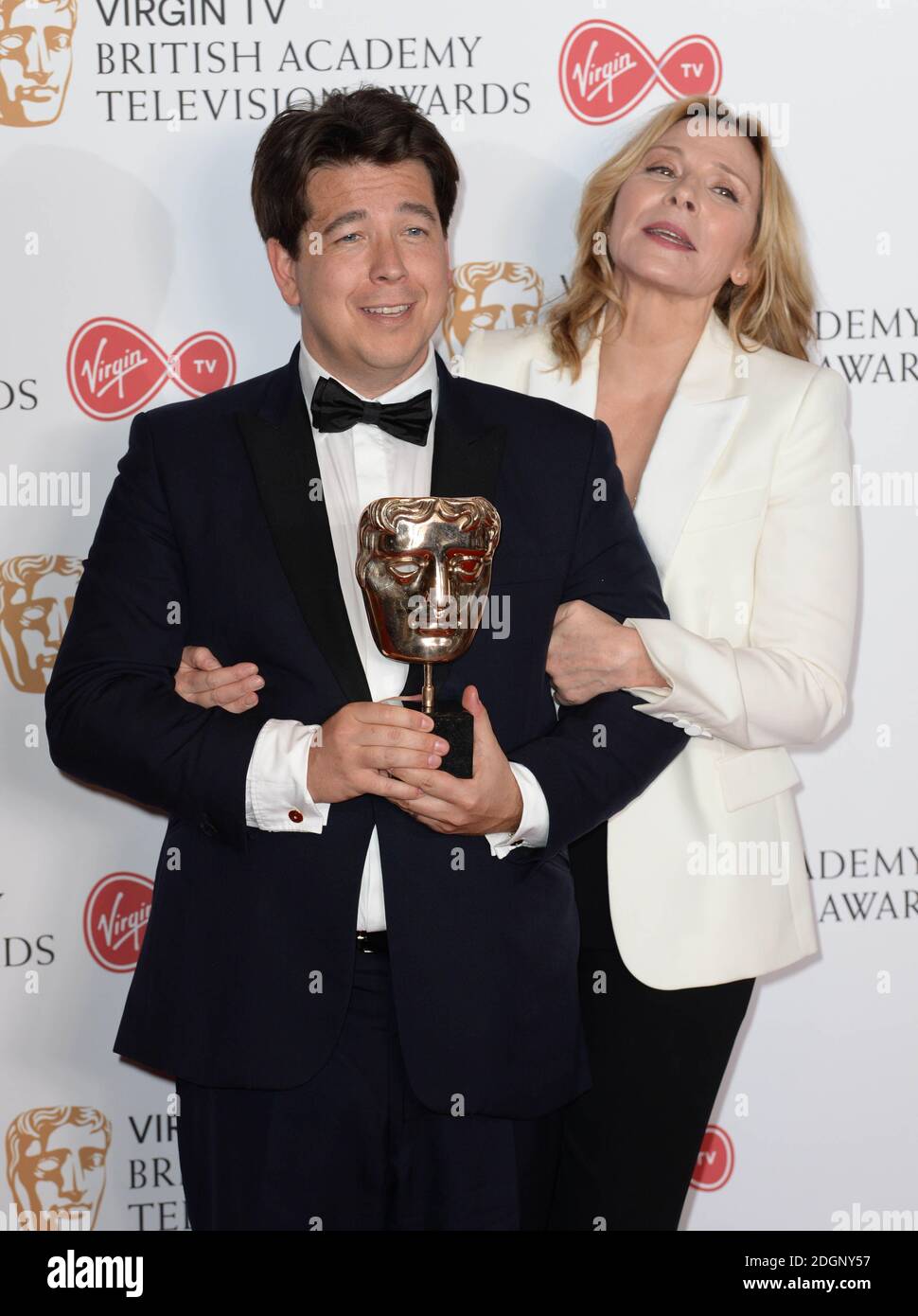 Kim Cattrall presents Michael McIntyre with the award for Best ...