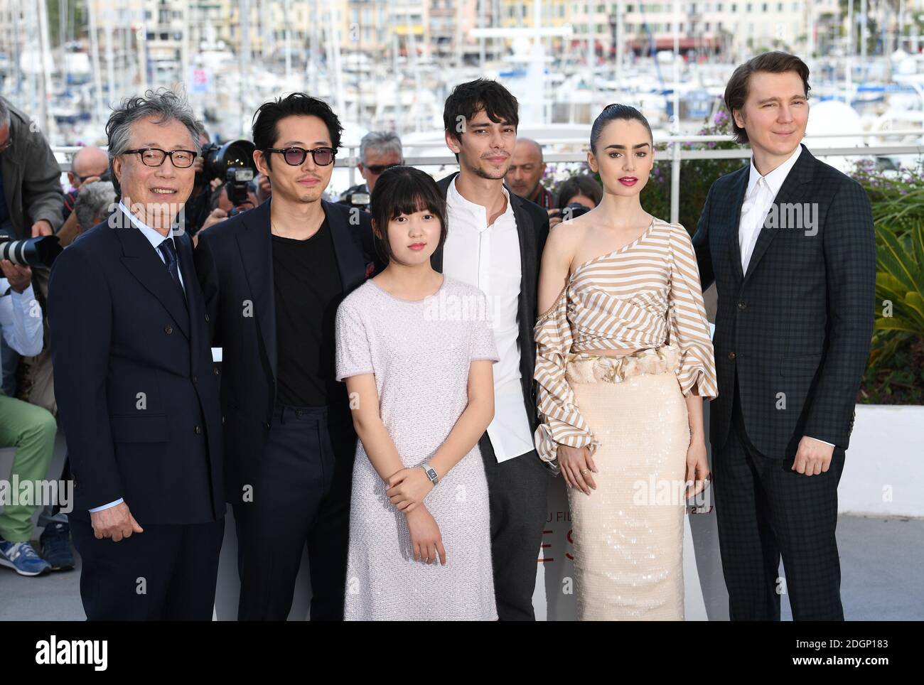 Byung Heebong, Steven Yeun, Ahn Seo-Hyun, Devon Bostick, Lily Collins ...