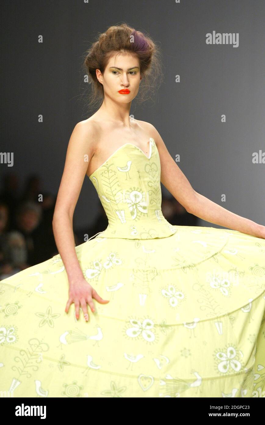 Arkadius london fashion week 2004 hi-res stock photography and images ...