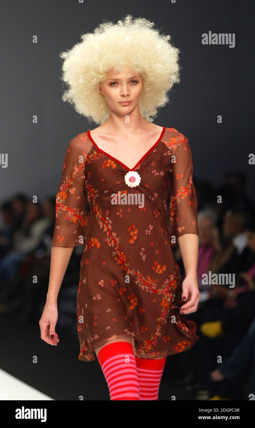 Jodie kidd models hi-res stock photography and images - Alamy