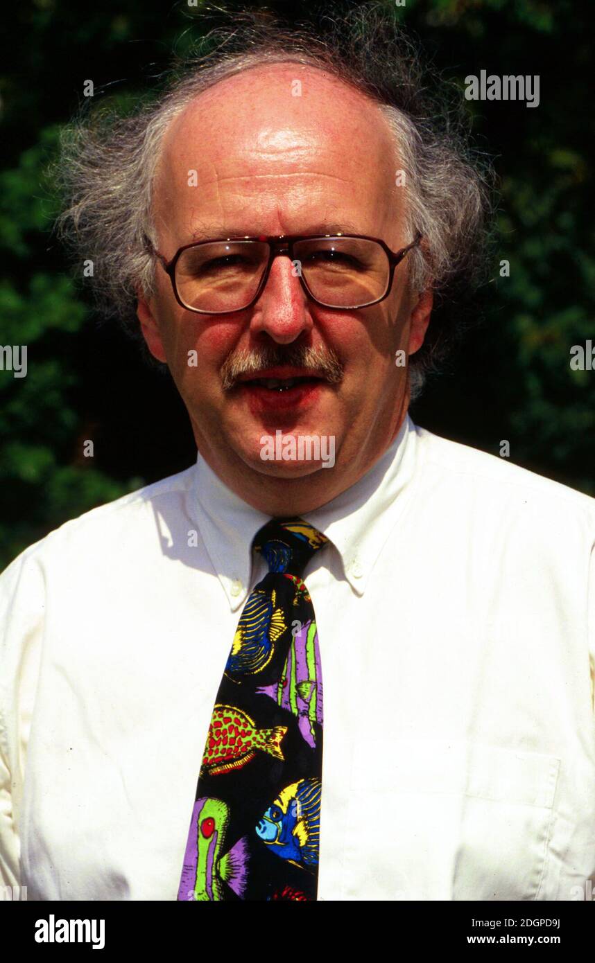 Weather presenter michael fish hi-res stock photography and images - Alamy