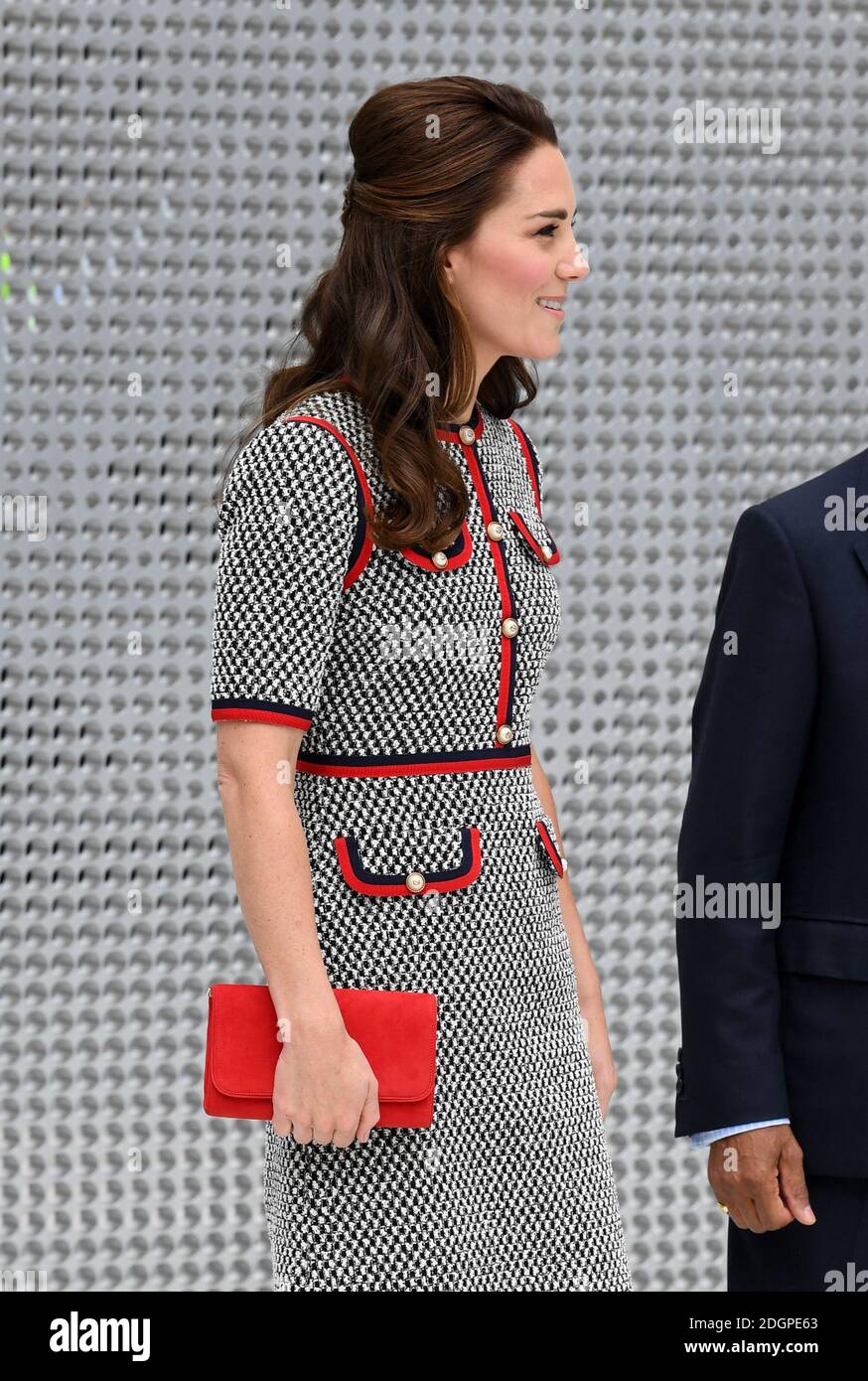 The Duchess of Cambridge arriving at the Victoria and Albert Museum ...