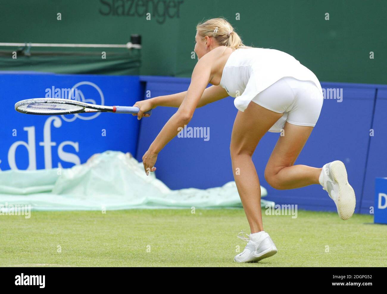 Maria Sharapova winning her quarter final at the DFS Classic Women's ...