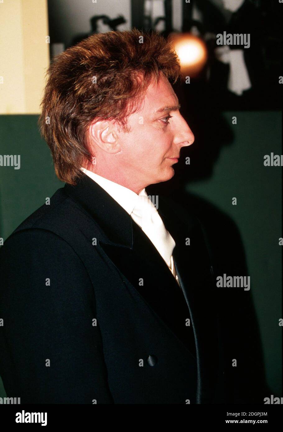 Barry Manilow attends the Prince's Youth Trust, London. Headshot, nose ...