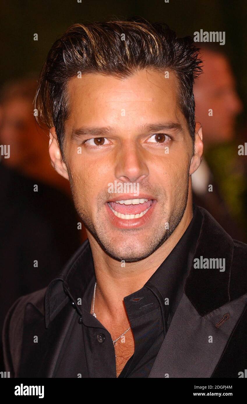 Ricky Martin at the Vanity Fair Oscars Party 2004 in Los Angeles. Doug ...