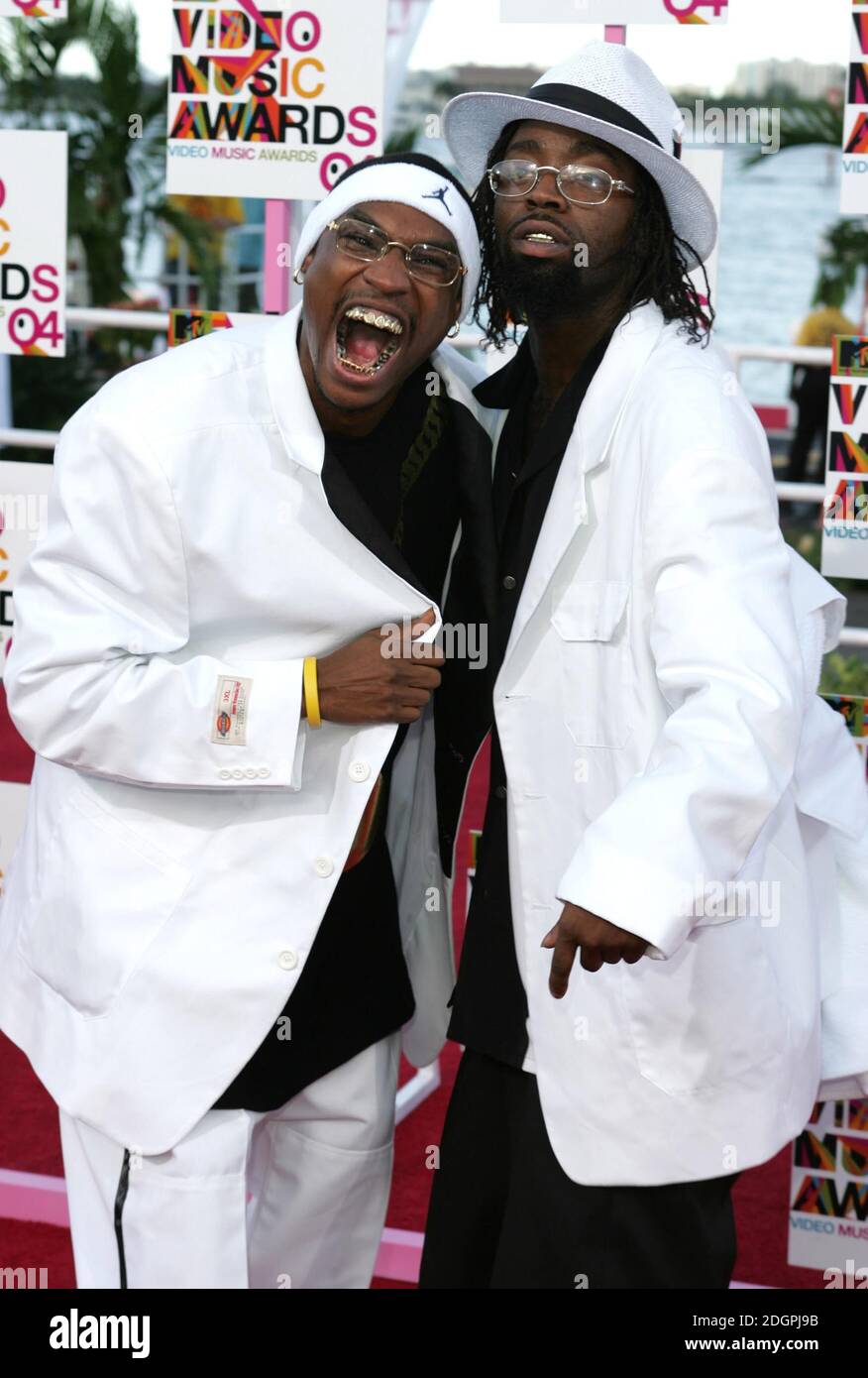 Ying yang twins hi-res stock photography and images - Alamy