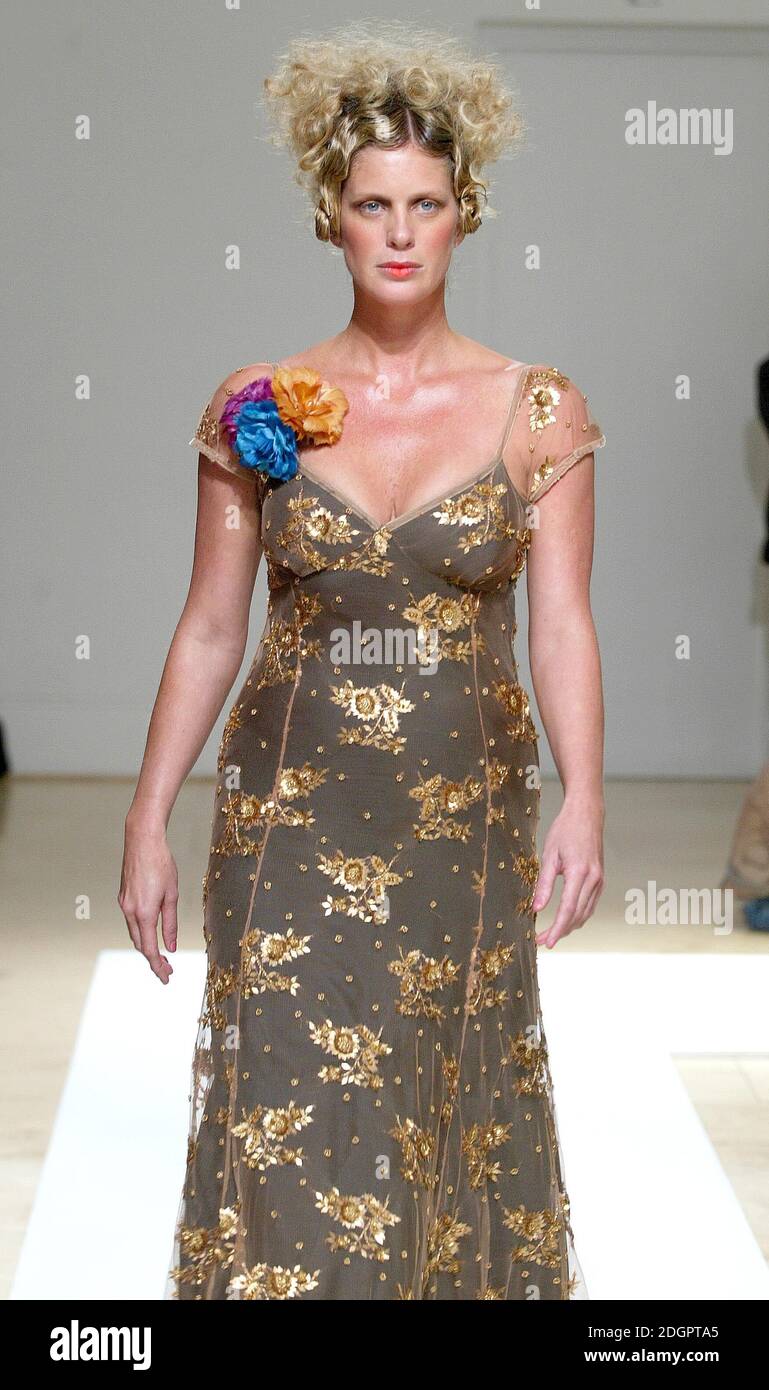 Rachel hunter models hi-res stock photography and images - Alamy