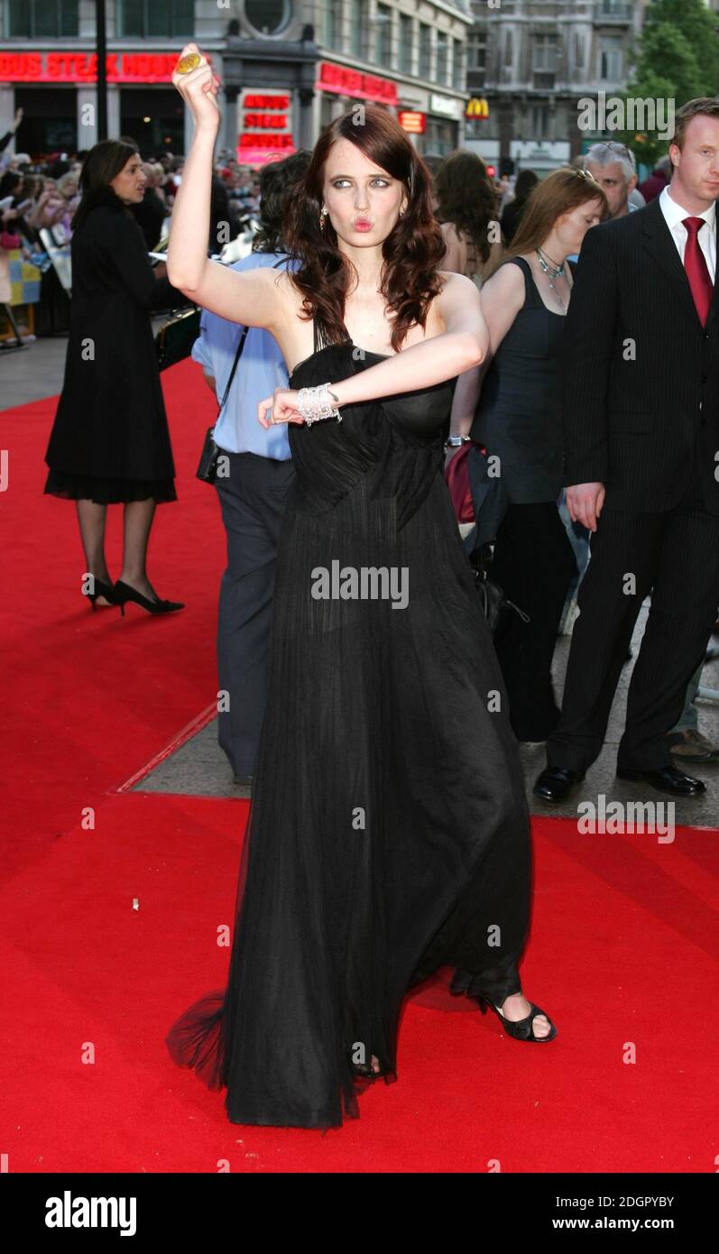 Eva Green arriving at the European Premiere of Kingdom of Heaven ...