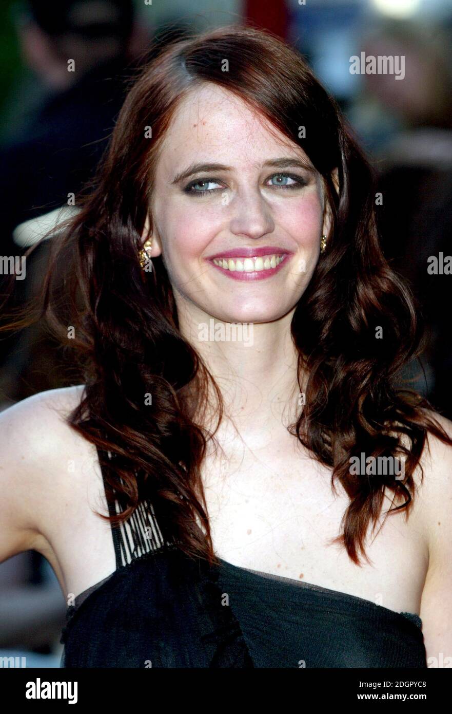Eva Green arriving at the European Premiere of Kingdom of Heaven ...