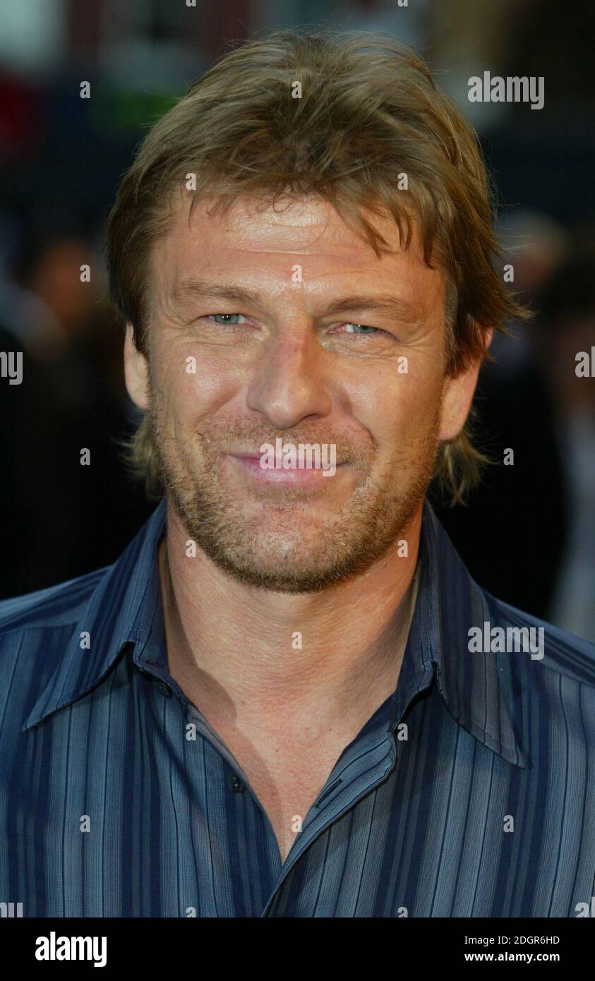 Sean Bean arriving at the premiere of The Island, Leicester Square ...