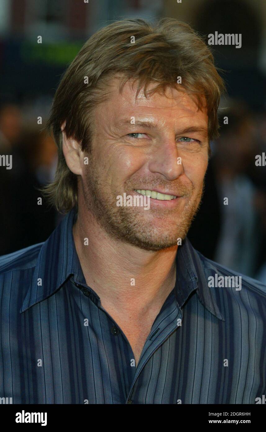 Sean Bean arriving at the premiere of The Island, Leicester Square ...